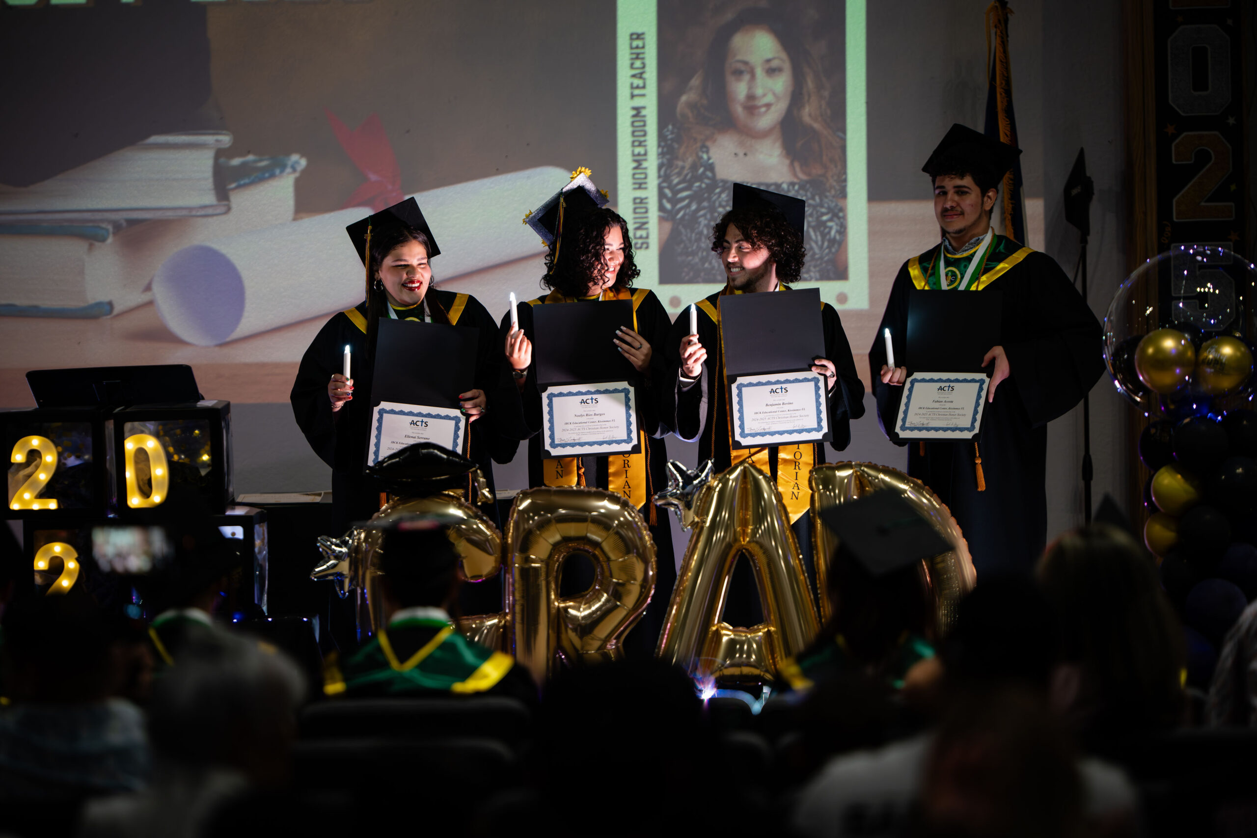Gallery Seniors Graduation - IBCK EDU